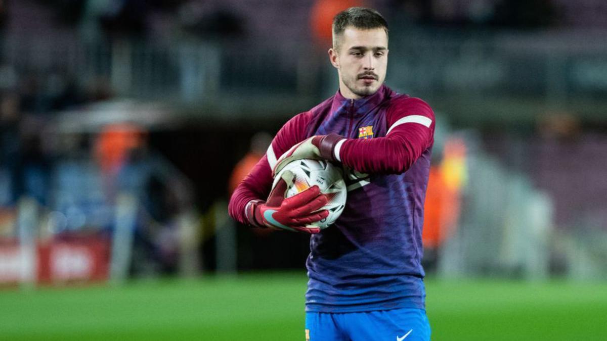 El meta Arnau Tenas ficha por el PSG - Faro de Vigo