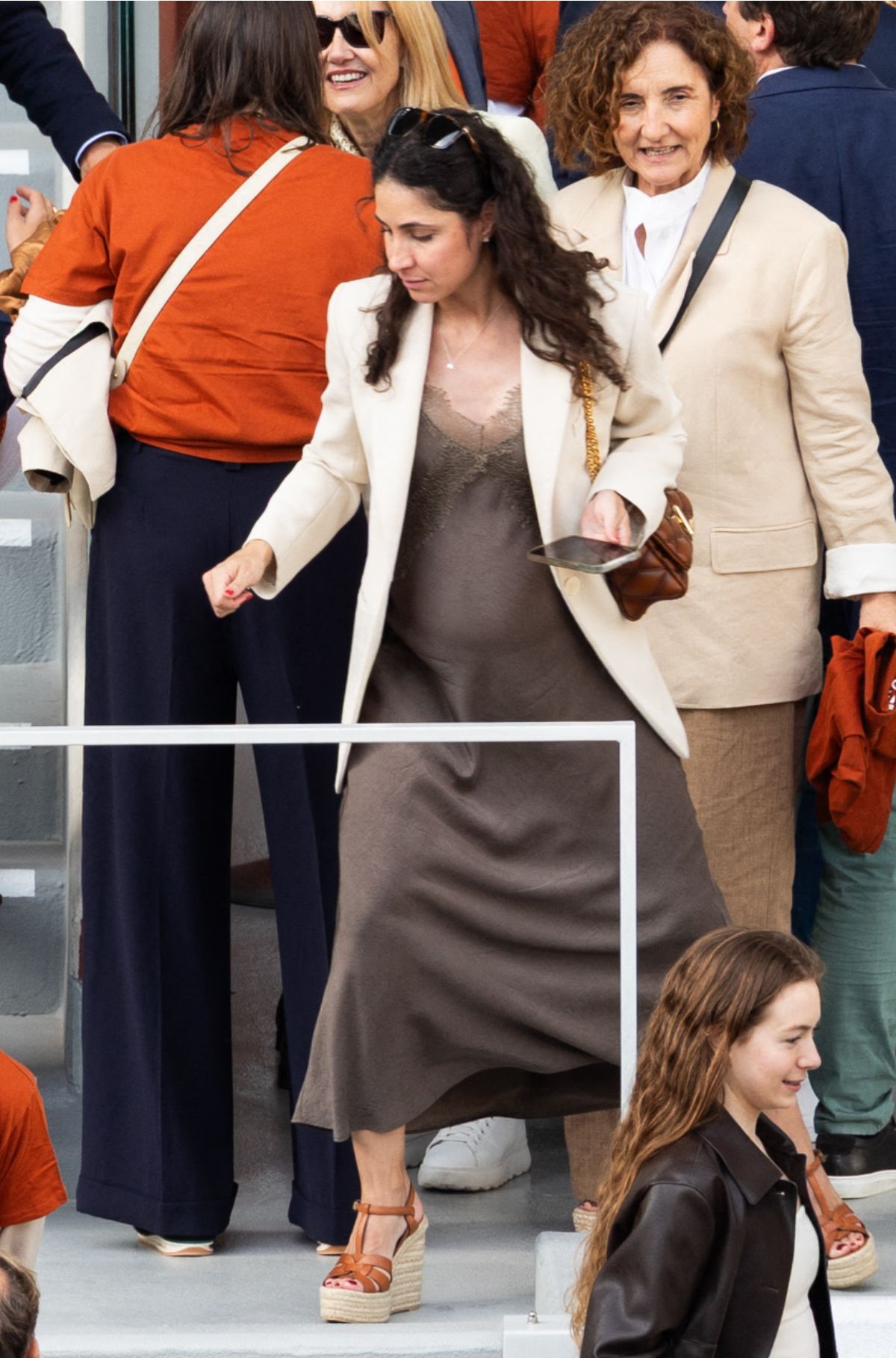 Xisca Perelló y su look premamá perfecto para apoyar a Rafa Nadal: vestido lencero de Massimo ...