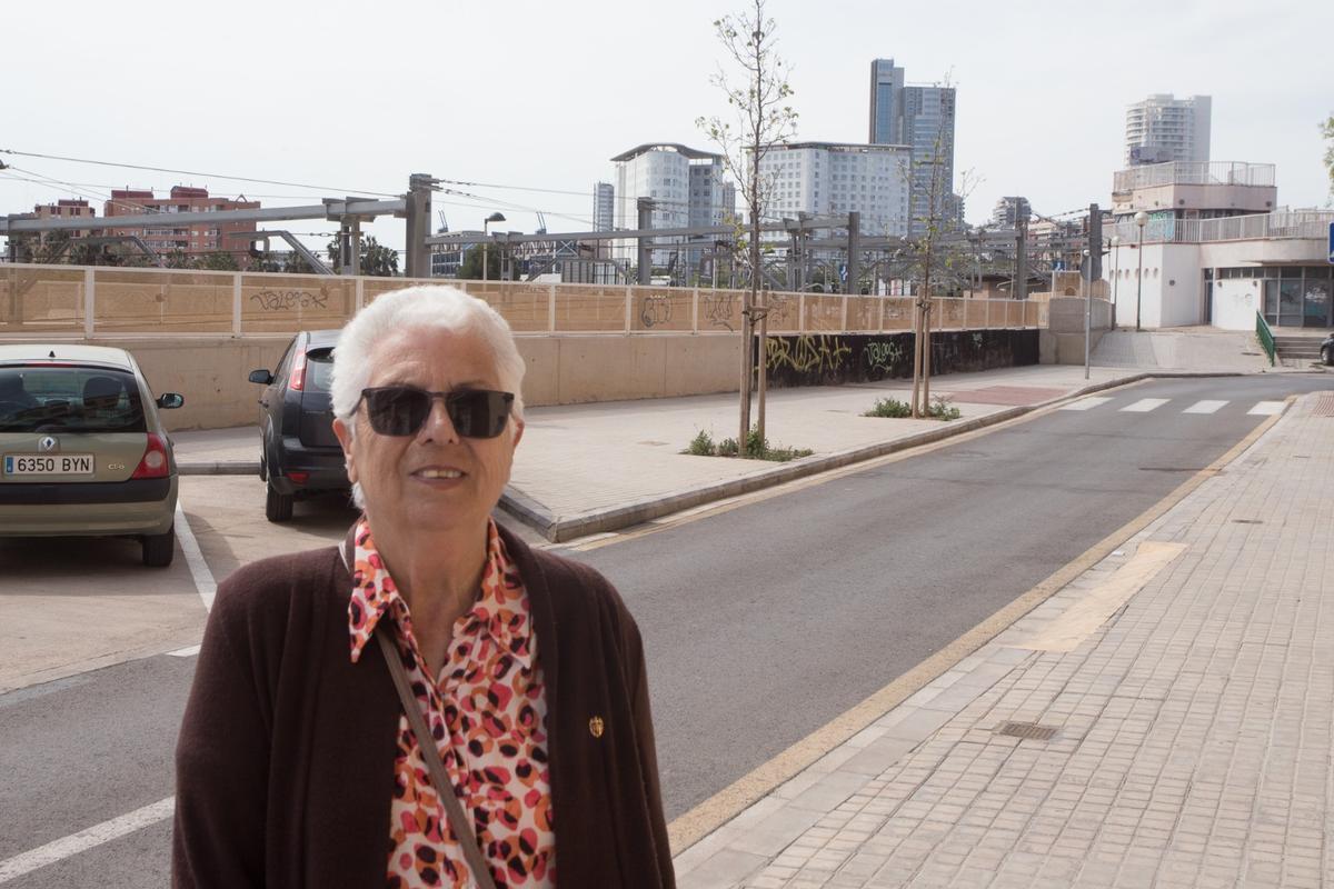 "El ruido del paso del metro es insoportable, por las noches no se ...