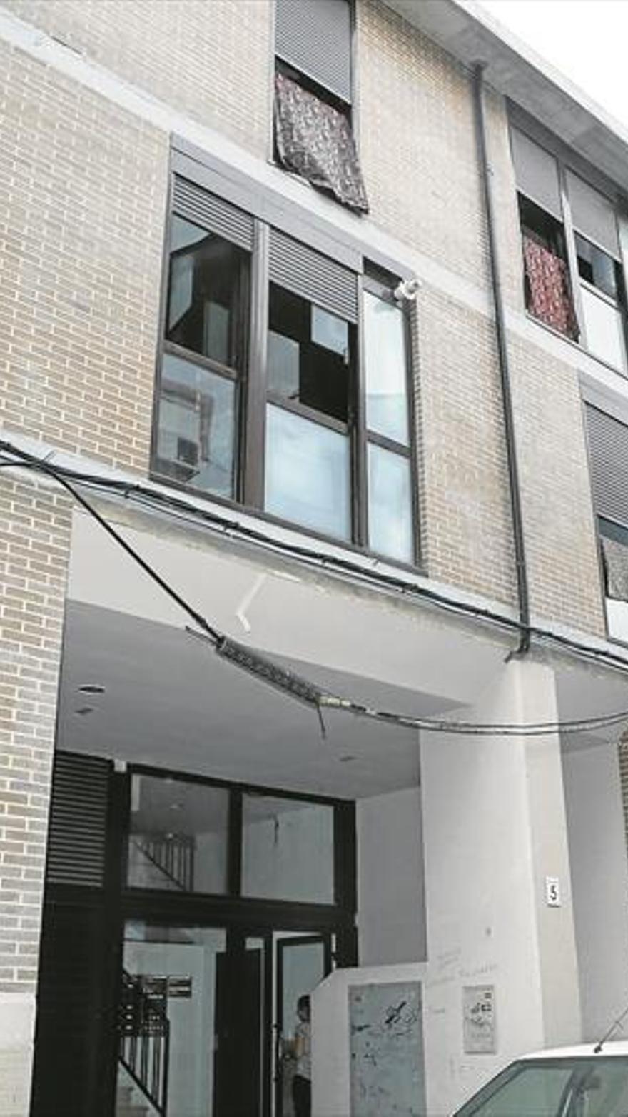 La compra de 12 pisos en Oliver pone ‘a la venta’ toda la calle