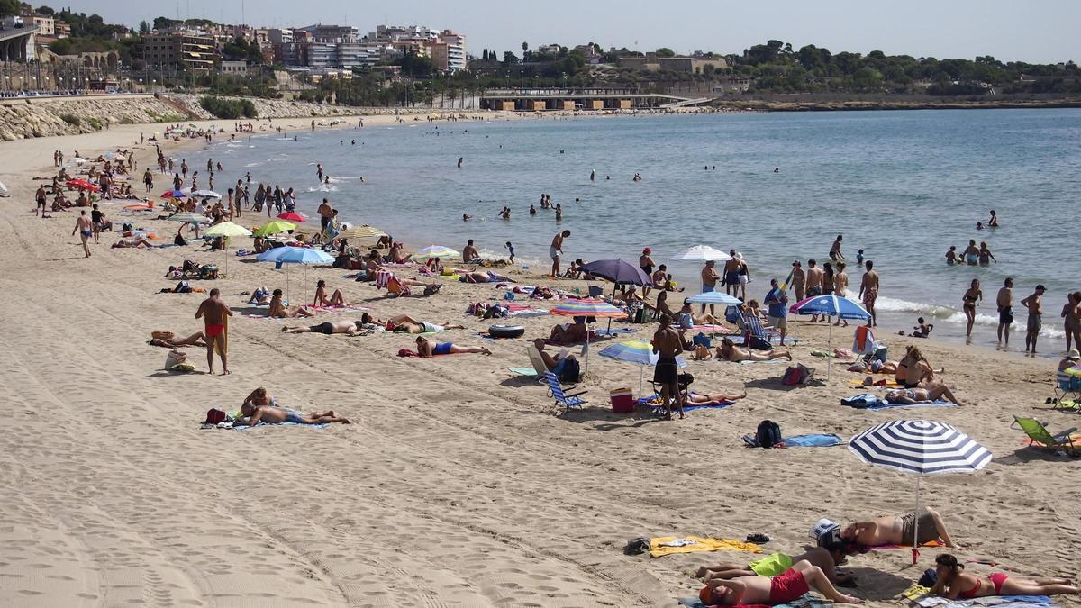 Tres personas mueren ahogadas en un día en las playas catalanas