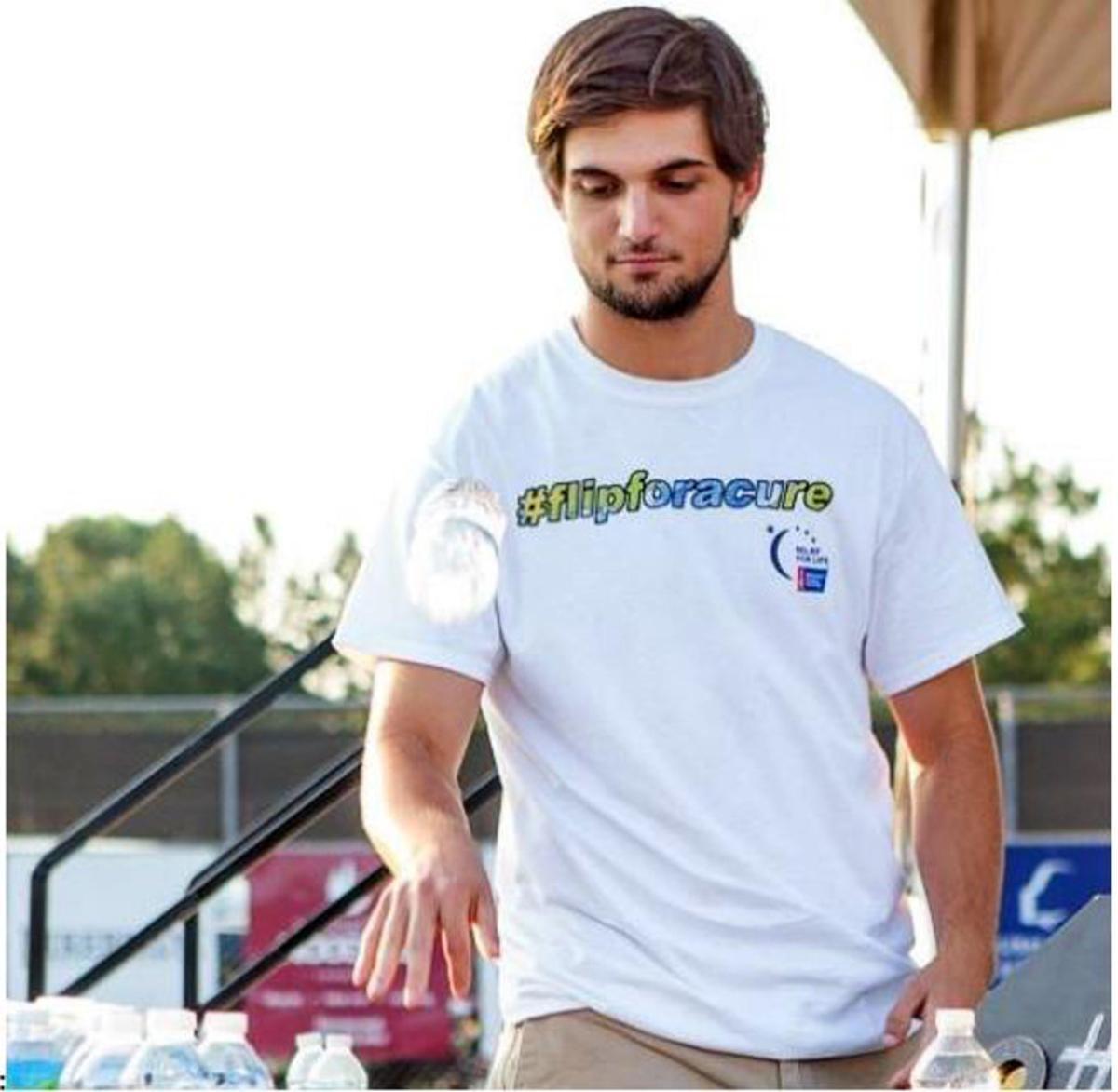 El inventor del reto de la botella: "Es una razón para socializar"