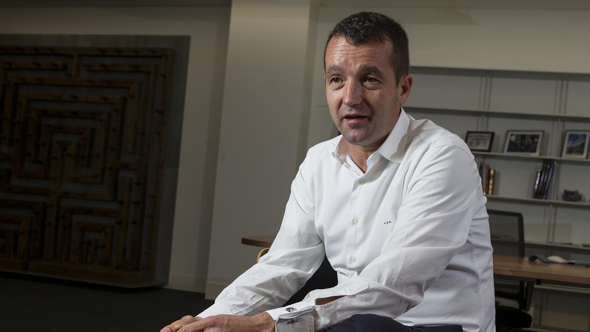 De un taller de Coslada a la cima de Indra: la trayectoria de Ángel ...