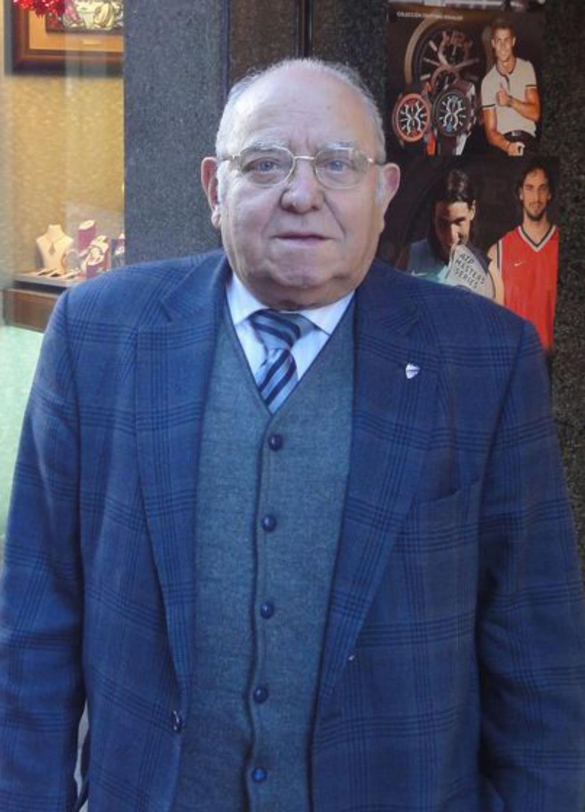 Fallece Ramón Menéndez González, popular joyero y relojero de Sama - La ...