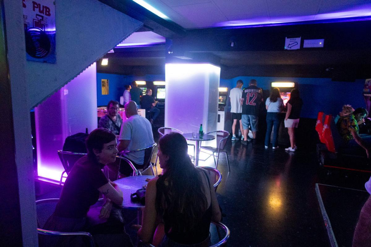 Next Level Arcade Bar: el bar donde jugar gratis a recreativas de los ...