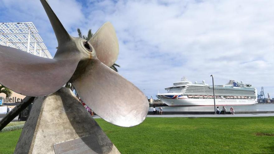 La navegación más clásica llena el muelle Santa Catalina y el Sanapú ...