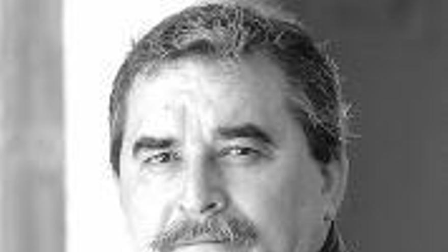 Aníbal Vázquez acepta ser el candidato de Izquierda Unida a la Alcaldía ...