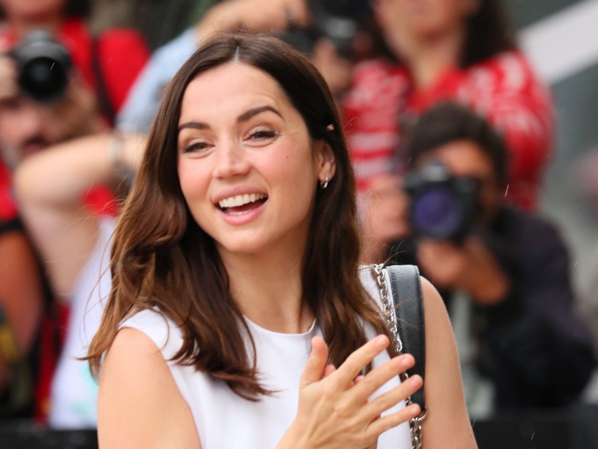 ANA DE ARMAS CONCIERTO BAD BUNNY Ana de Armas deslumbra con su ...