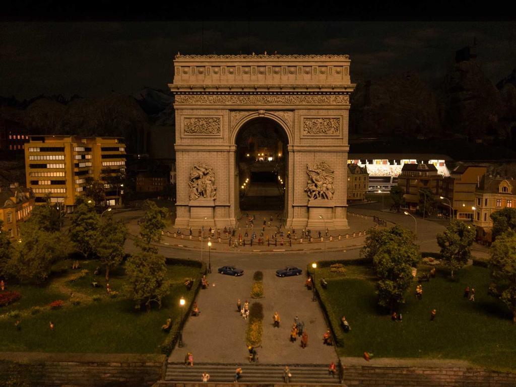 Sentirse un gigante en Gulliver's Gate - Viajar