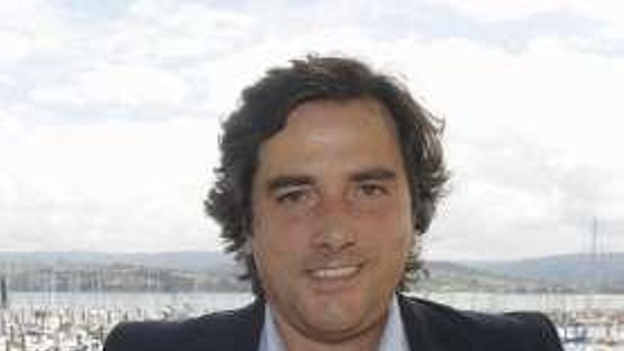 Anido confía en que el plan del puerto evite el derribo del 'híper'