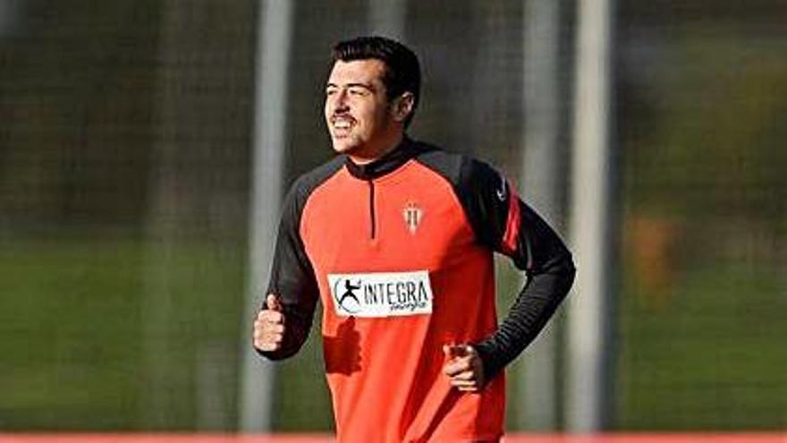 Morilla, con el grupo, y Cristian, con el readaptador