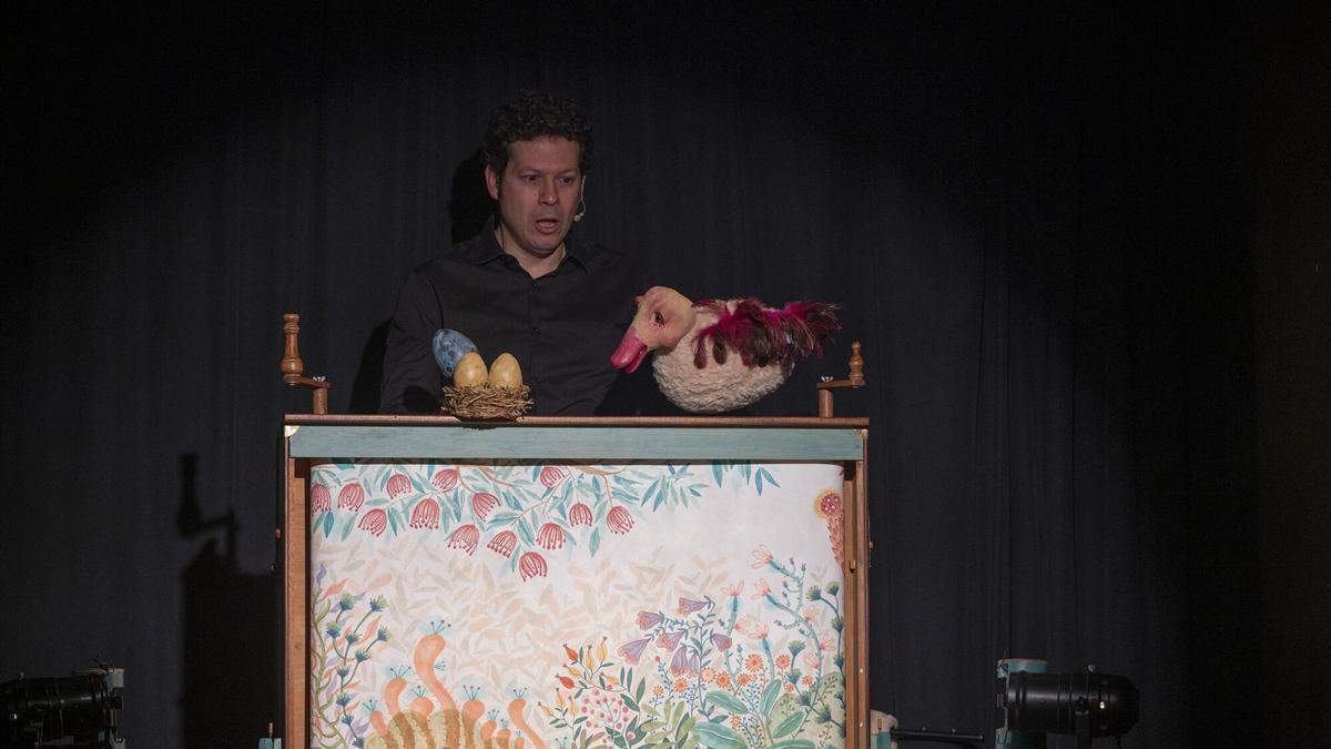 "Al teatre no et fan mal els ulls"