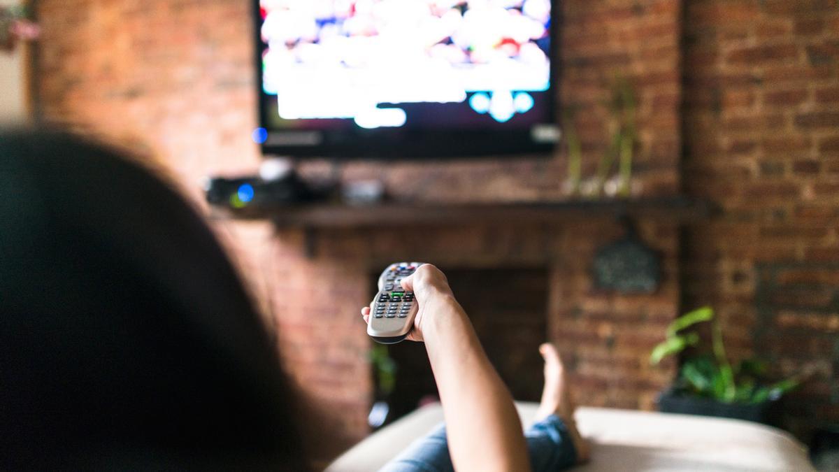 En mi tele mando yo - Woman