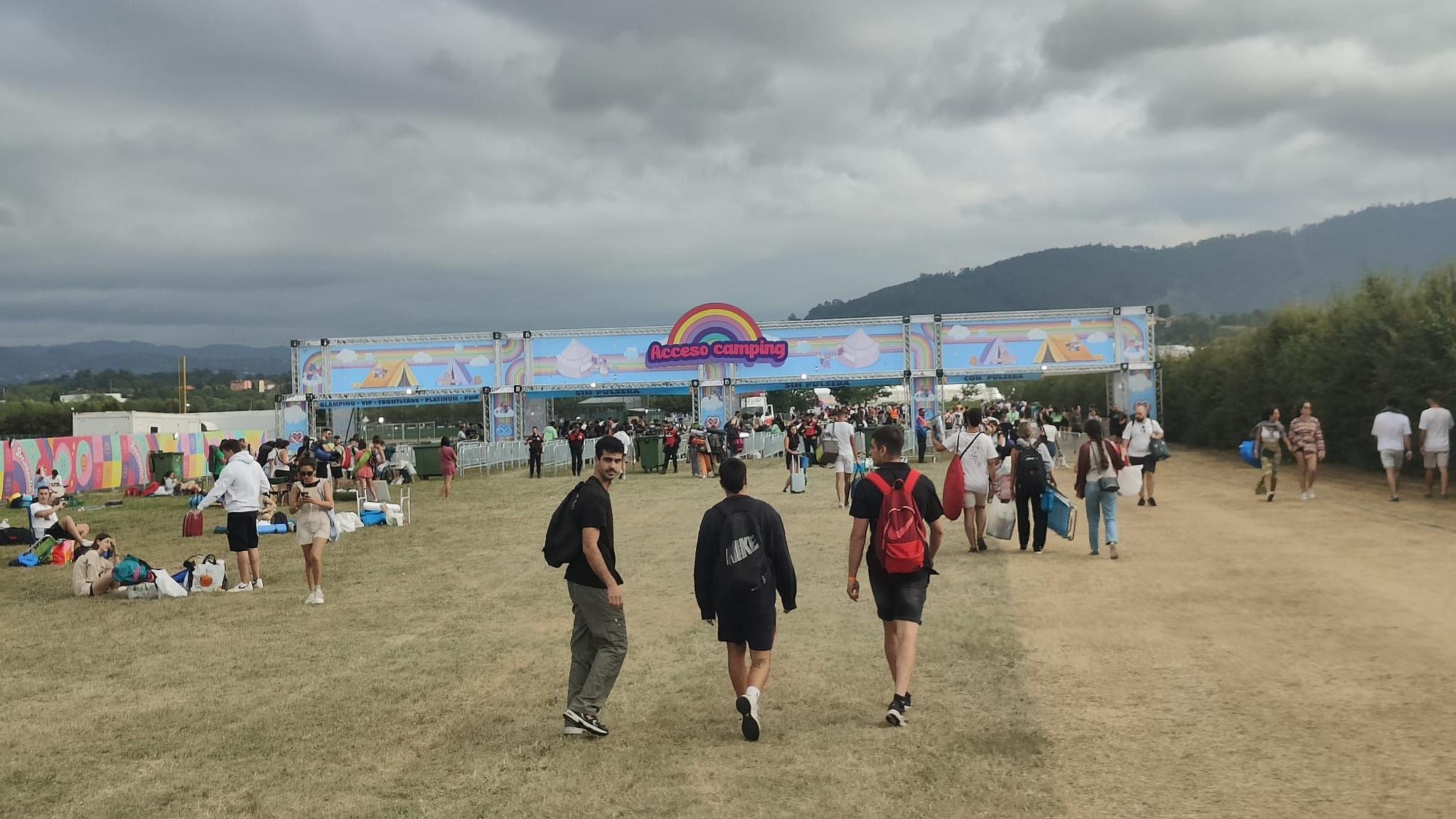 En imágenes: La Morgal rebosa con más de 30.000 jóvenes ya en el ...