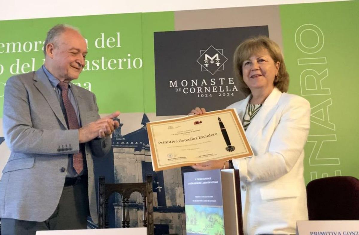 Primitiva González recoge el premio Alfonso II en Cornellana por su ...