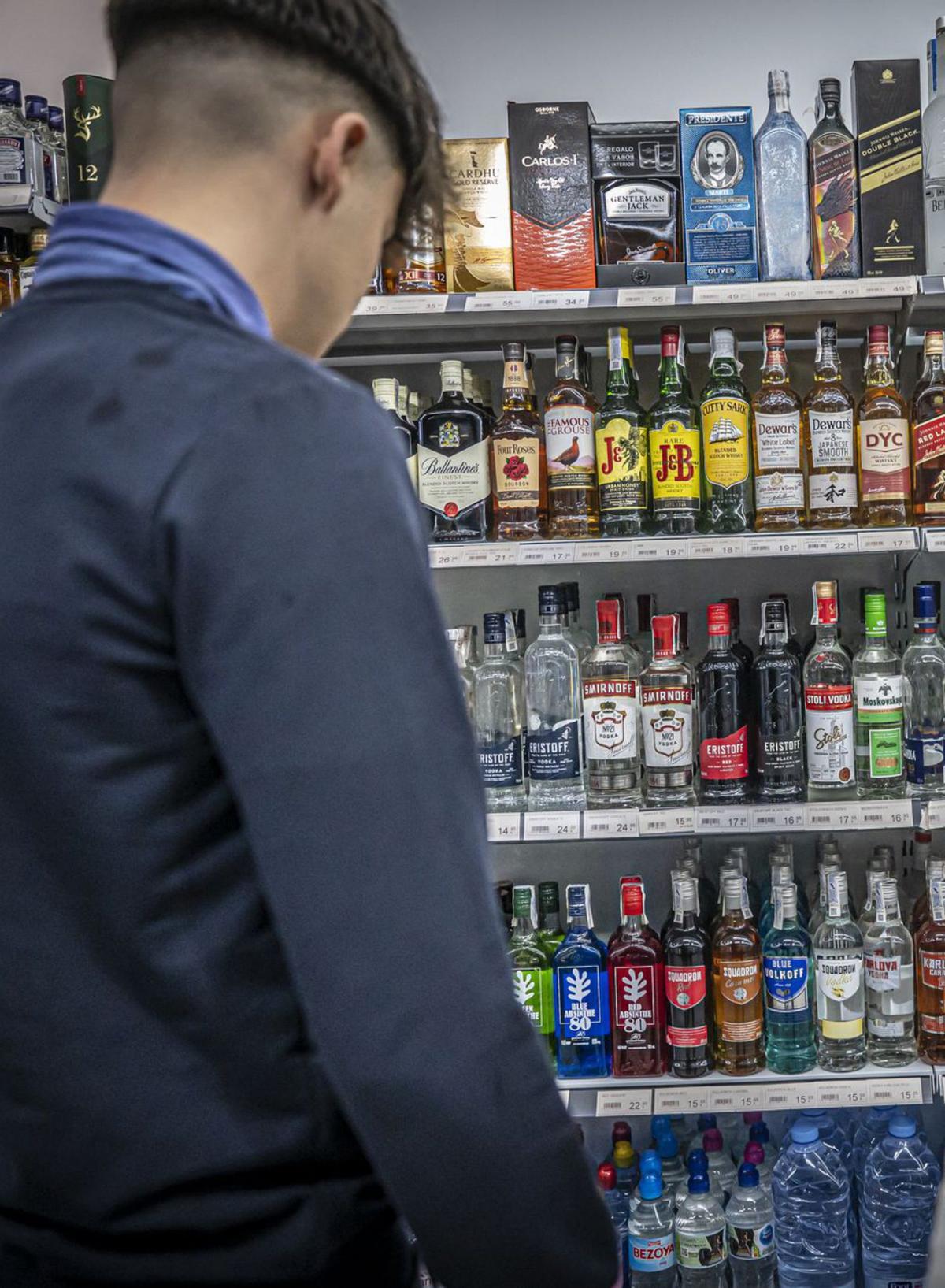 Un de cada tres nens de 12 i 13 anys ja ha pres alcohol