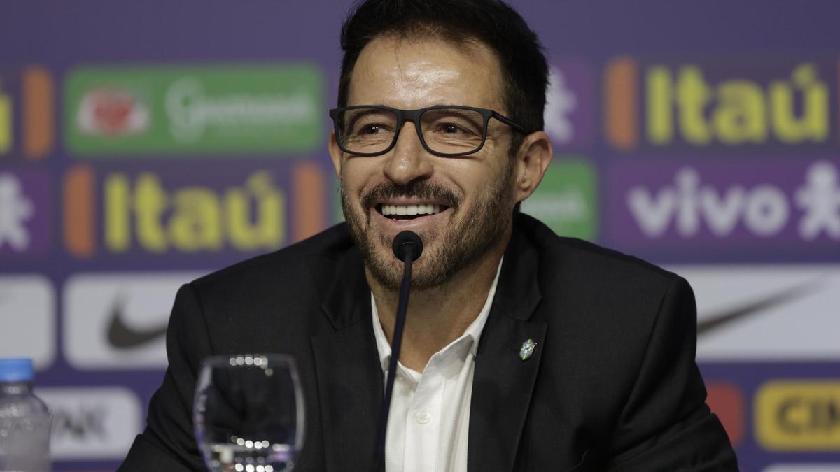 Ramon Menezes seguirá de seleccionador interino de Brasil en los ...