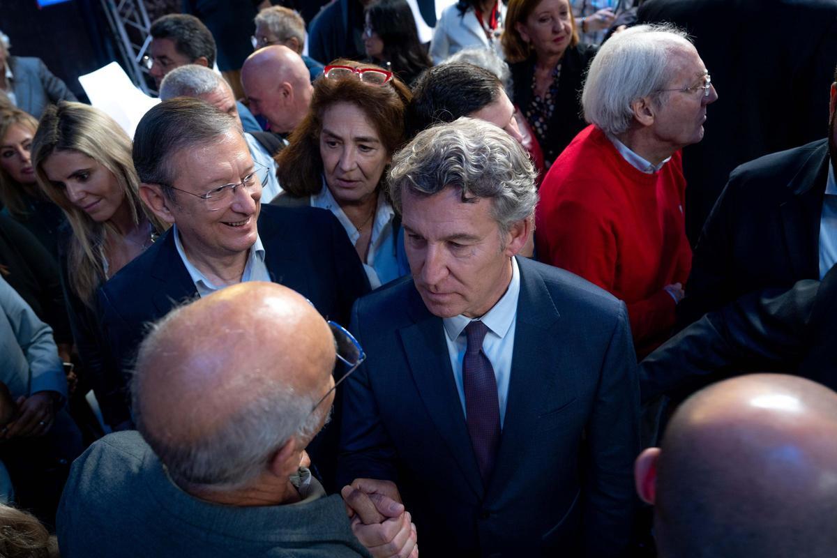 Alberto Núñez Feijóo presenta el plan de inmigración en Barcelona | FOTOS