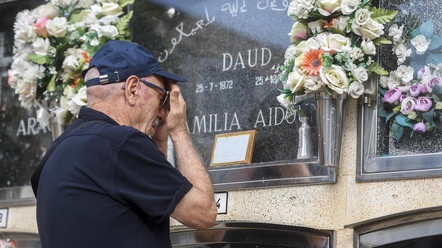 «Em van obligar a ficar el meu fill en un nínxol»