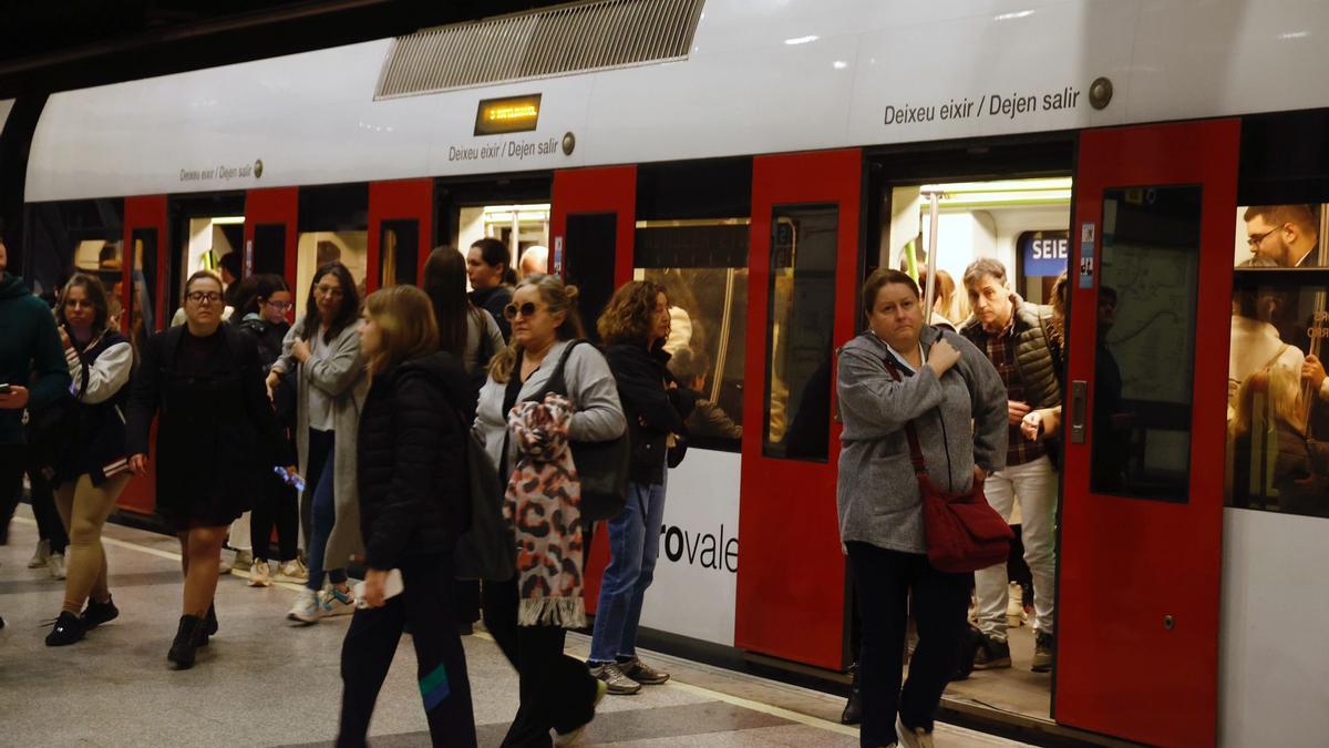 Dana Valencia: regreso del metro vuelve al serviciolíneas de metro