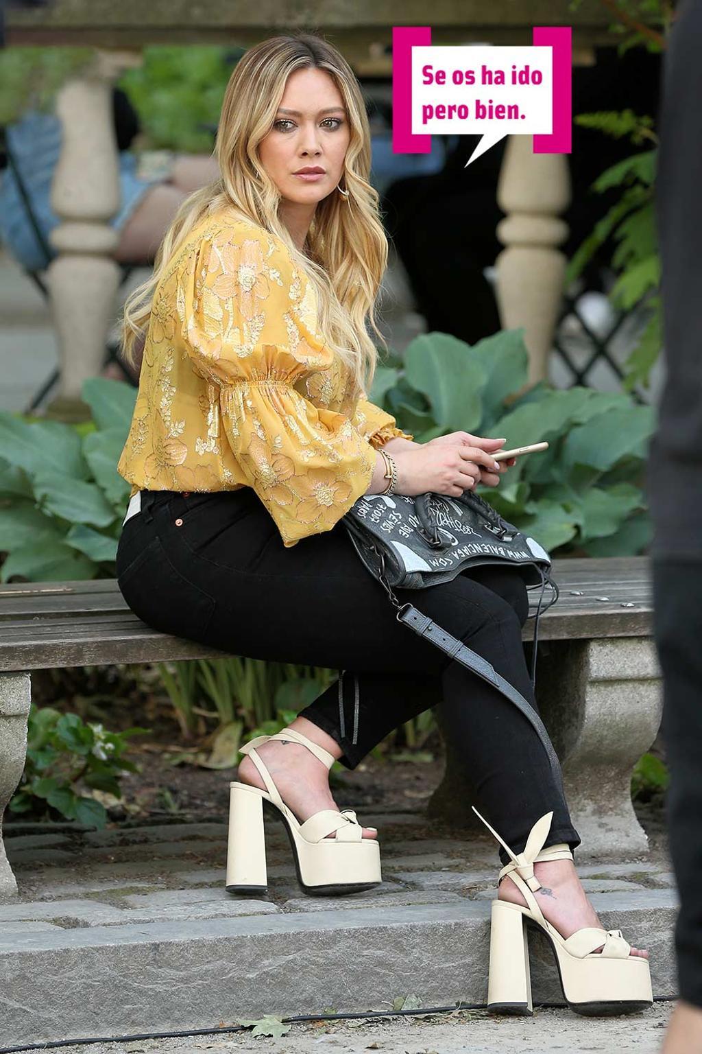 A Hilary Duff la acusan de pedofilia y tráfico de niños, y estalla ...