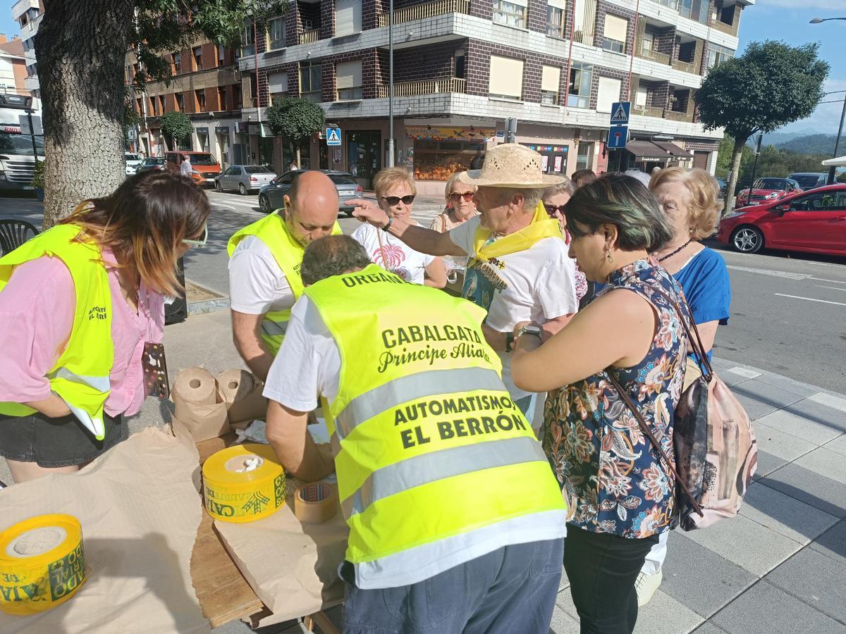 Así fue la primera comida en la calle de El Berrón