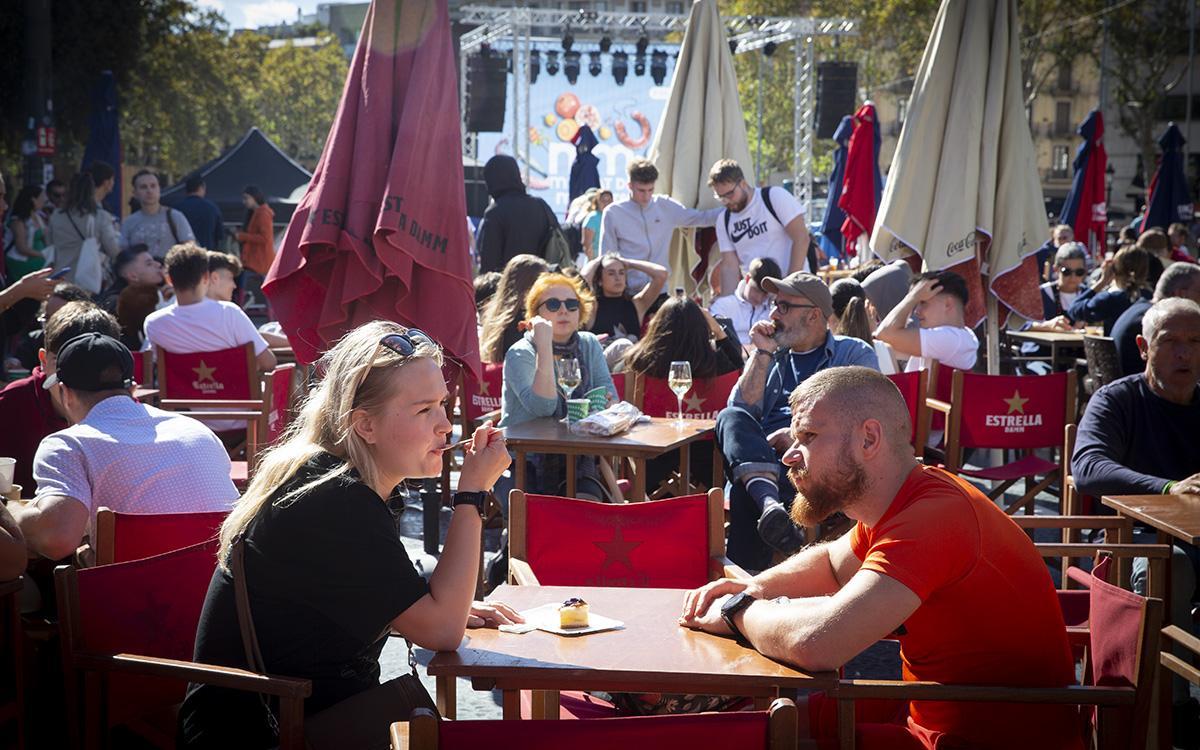 'Mercat de Mercats' degustación de comida en la plaza Catalunya