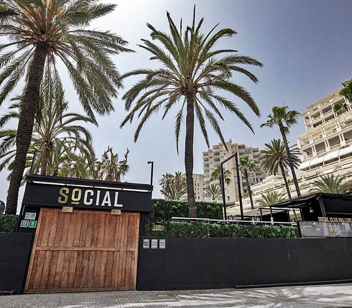 Los djs de Social Club: «Este regreso a la discoteca será extraño, pero ...