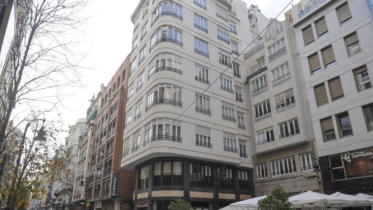 VALENCIA | Cierran el hotel ilegal del histórico Edificio Roca de València