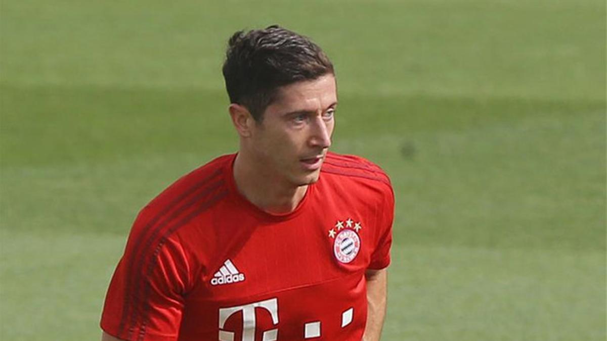 Lewandowski: "Seguiré jugando si llega otro delantero"