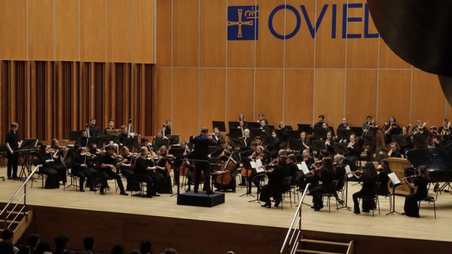 Aplausos para “The Concordia Orchestra” en su concierto del Auditorio