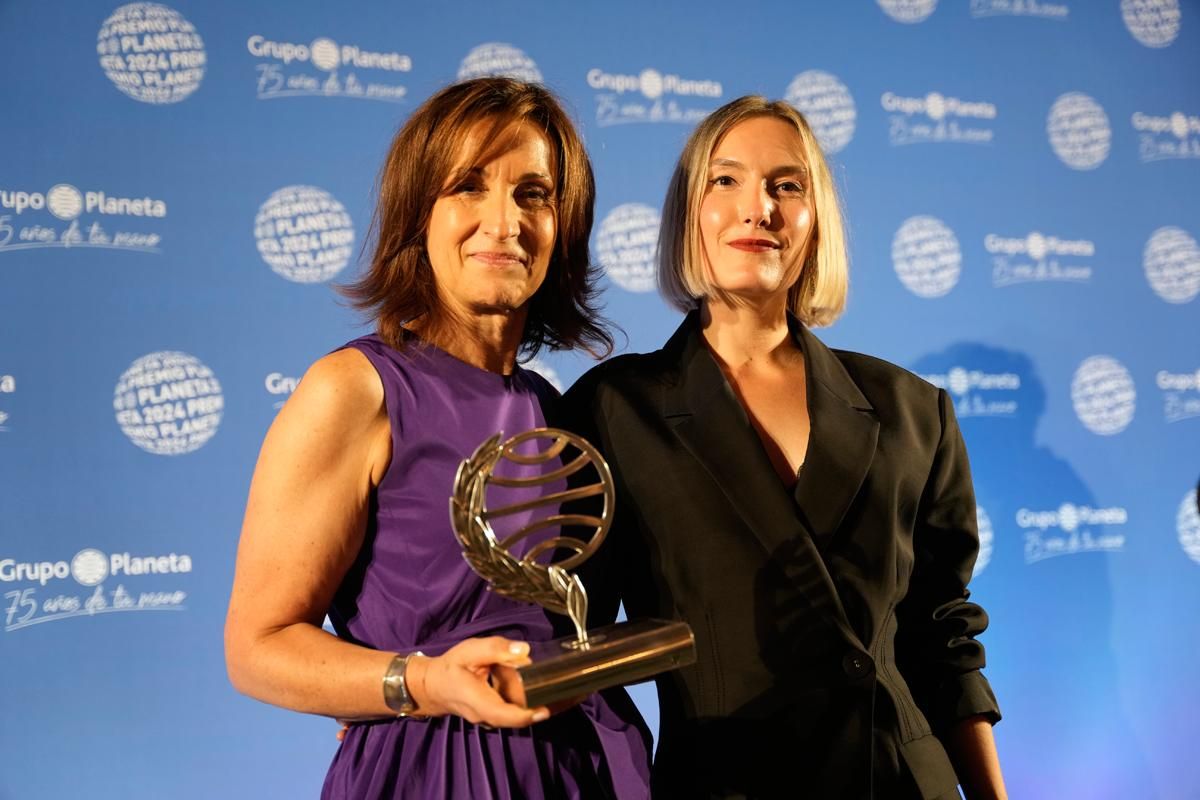 PREMIO PLANETA | Dos escritoras, Paloma Sánchez-Garnica y Beatriz ...