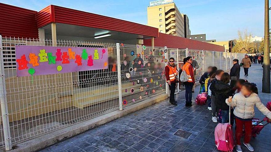 BARRACONES. Los padres y madres del Santo Ángel de la Guarda se hartan ...