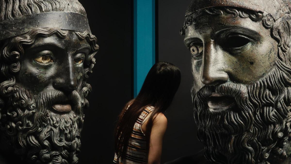El enigma de los Bronces de Riace recala en el Museu d'Arqueologia