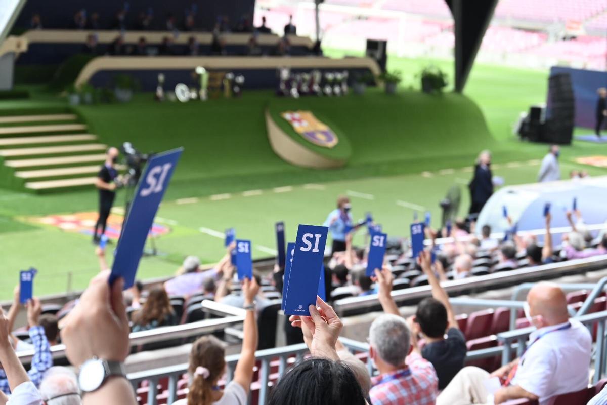 La Asamblea Del Barça Aprueba Los 97 Millones De Déficit De Bartomeu