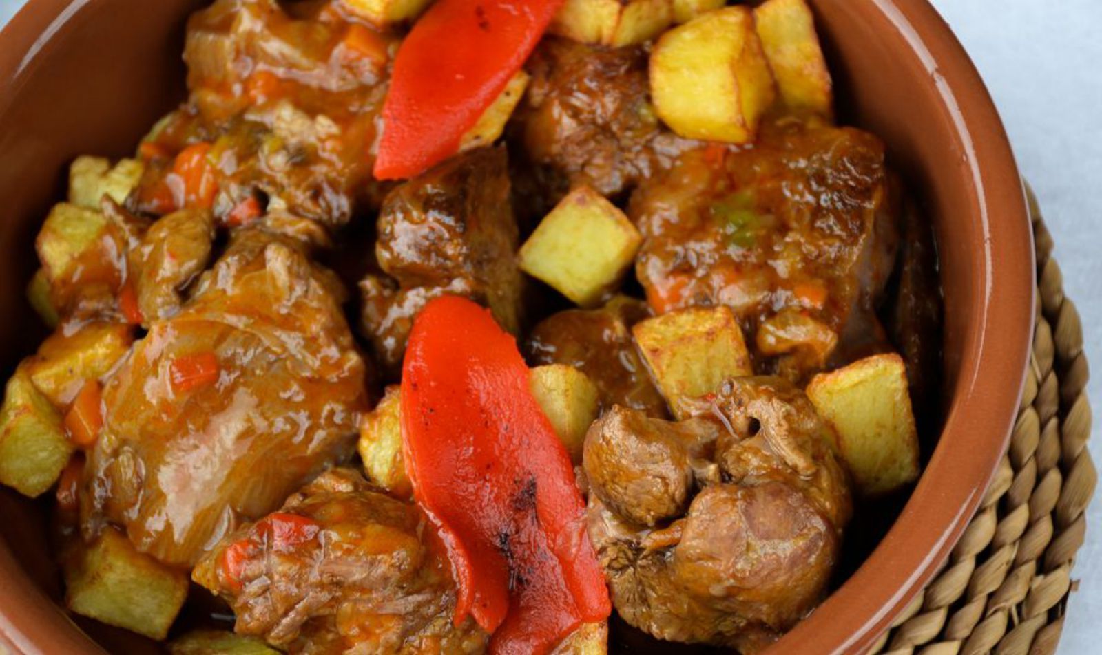 Un camino entre pucheros: comer a un paso de la cascada en Aller - La ...