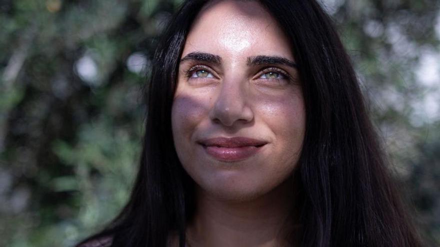 PALESTINOS CANARIAS: La maestra que abraza las memorias de sus ...