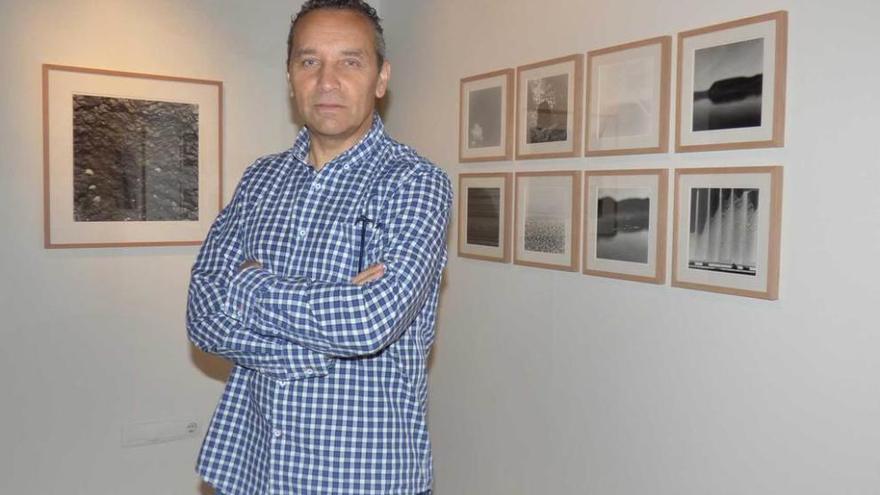 José Ferrero guía hoy una visita por sus fotos de la exposición de la ...