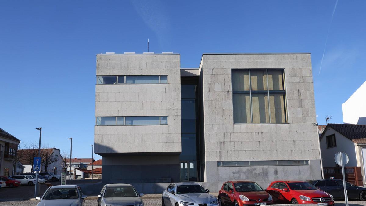 A Illa invierte 59.000 euros en renovar el Concello