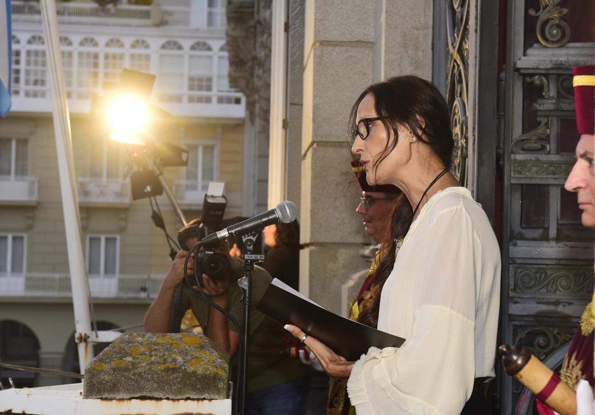 El pregón de Rosa Cedrón abre las fiestas de María Pita 2025