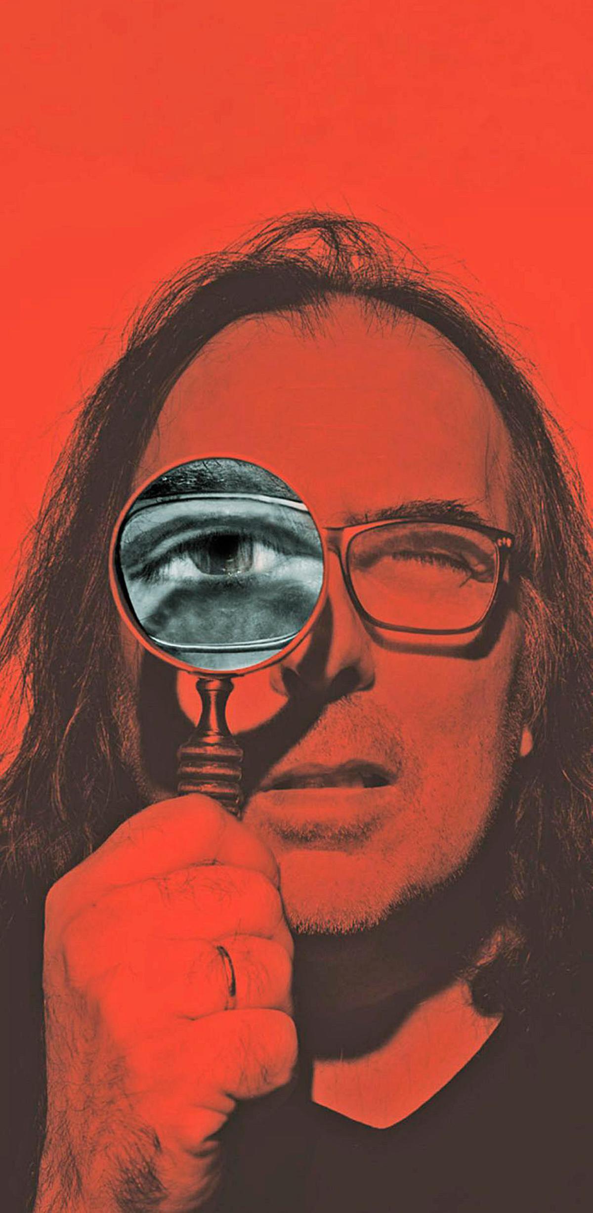 Paco Loco vive del estudio de grabación sin morir en el intento