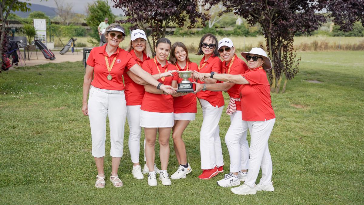 PITCH AND PUTT | Mas Nou Femení i Green Team Urgell, campiones del XVI ...