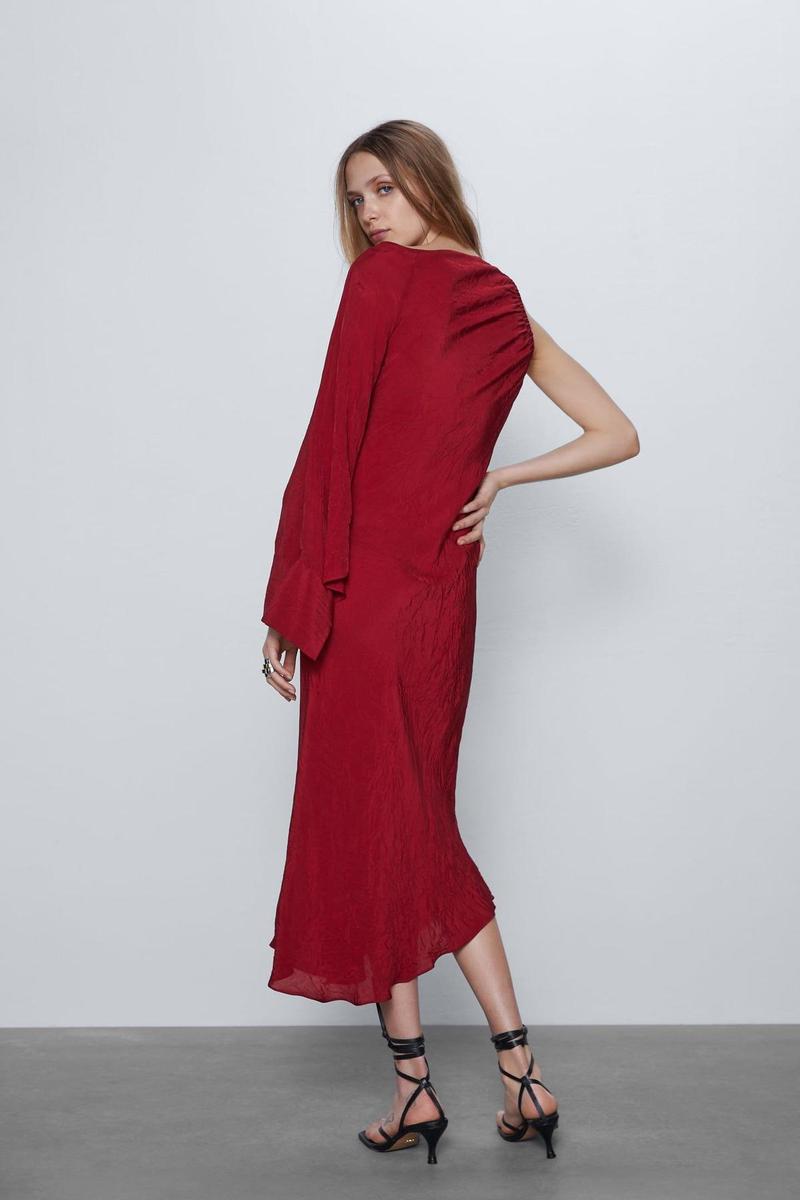 Zara tiene el vestido rojo de invitada perfecto para cuando todo esto ...