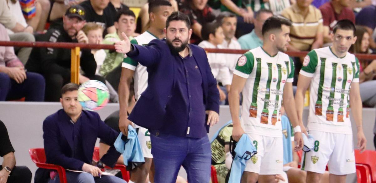 Josan González no seguirá al frente del banquillo del Córdoba Futsal