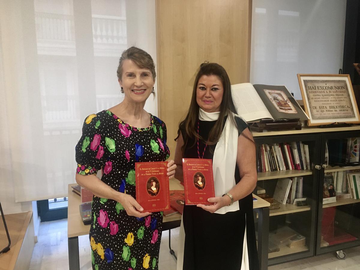 Ana Estevan deposita su libro sobre Carlos I y la música en la ...