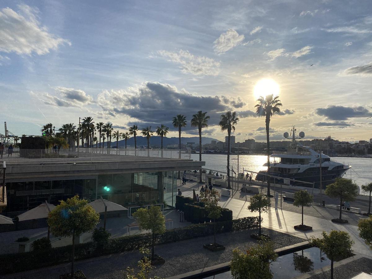 El Muelle Uno estrena su proyecto artístico con la Fundación Alma Gil