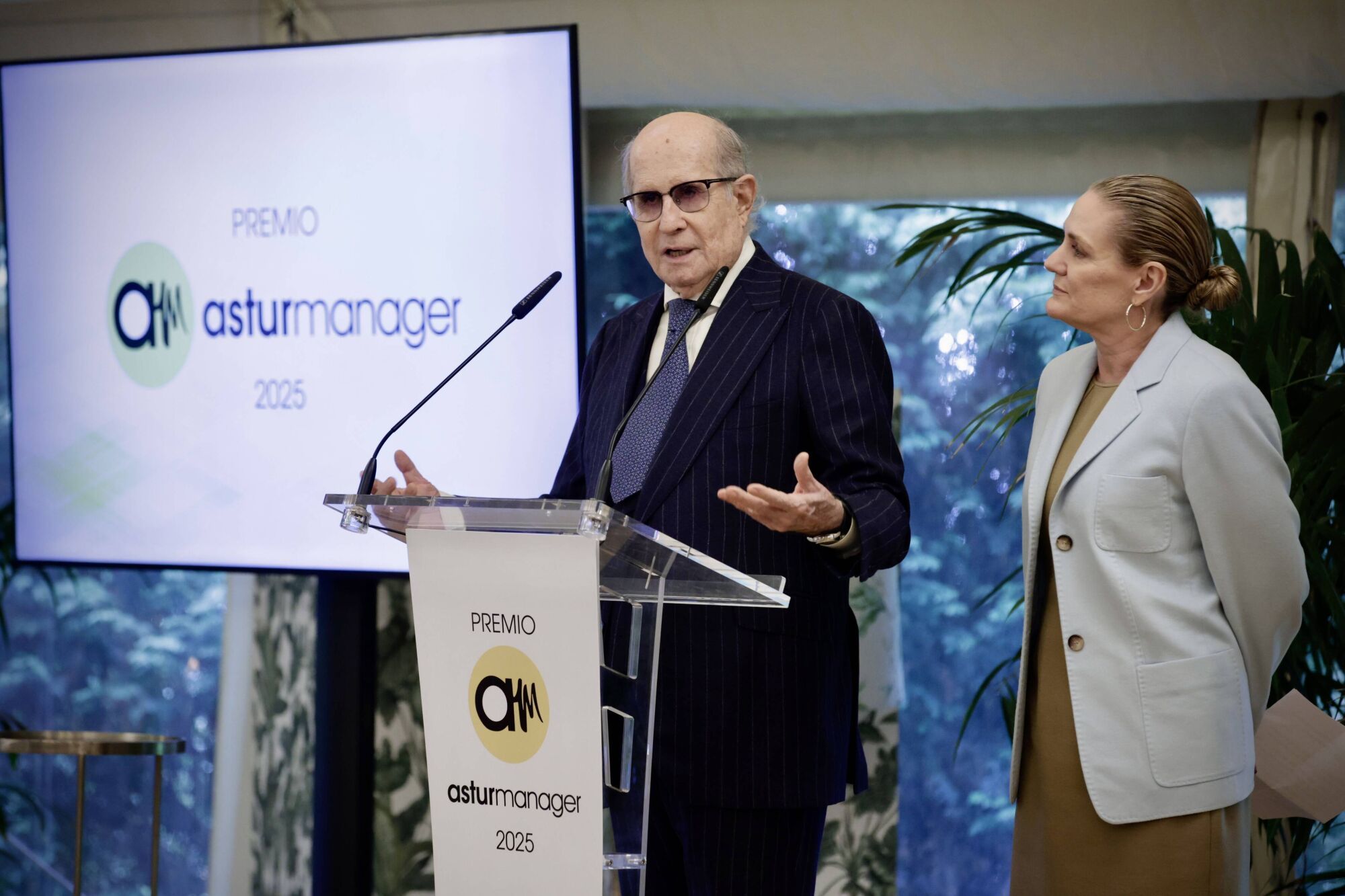Gala de entrega a Juan Antonio Pérez Simón del premio "Asturmanager"