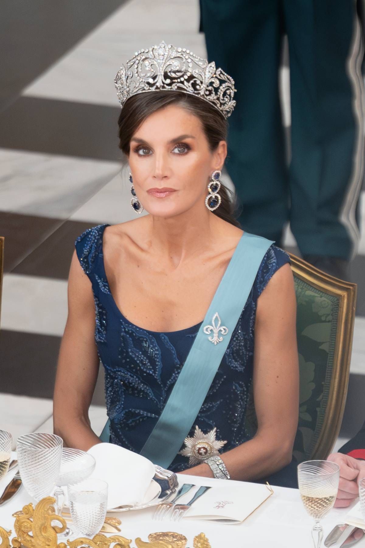 REINA LETIZIA JOYAS DE PASAR | Las joyas de pasar de la reina Letizia ...