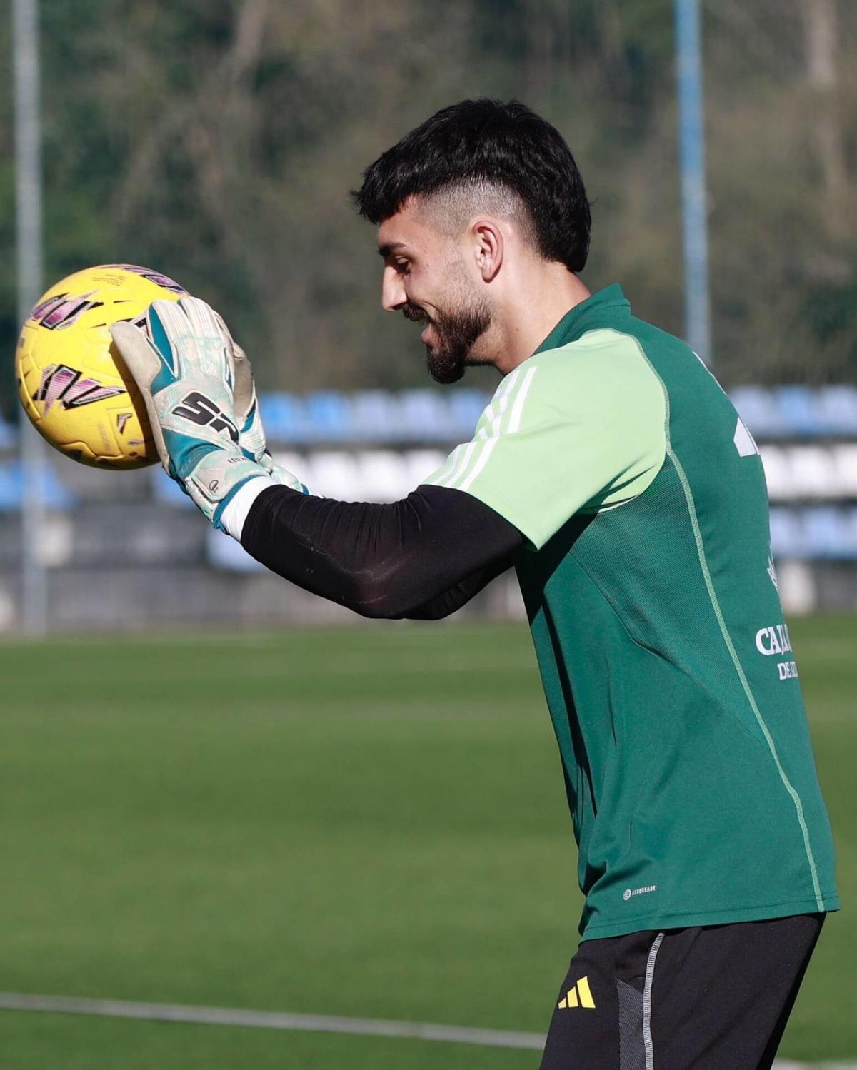 Leo Román manda ánimos al Oviedo y recuerda el final de temporada ...