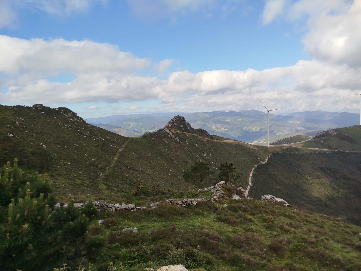 Navia pone a punto la ruta de senderismo "Peña la Pistola", con salida ...